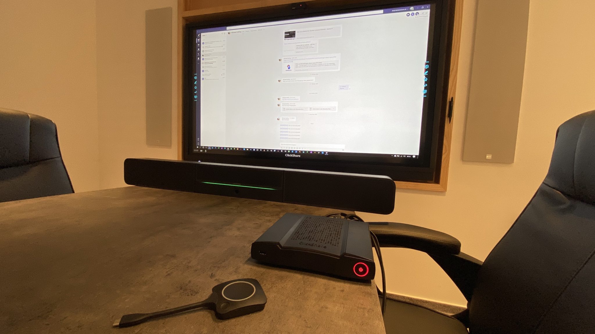 Crestron UC-SB1-Cam an Barco CX-50